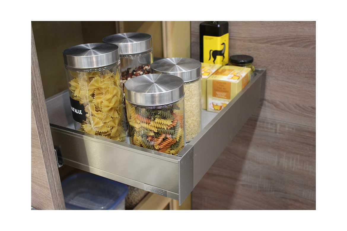 Adjustable pull|out drawer | Lauriermax